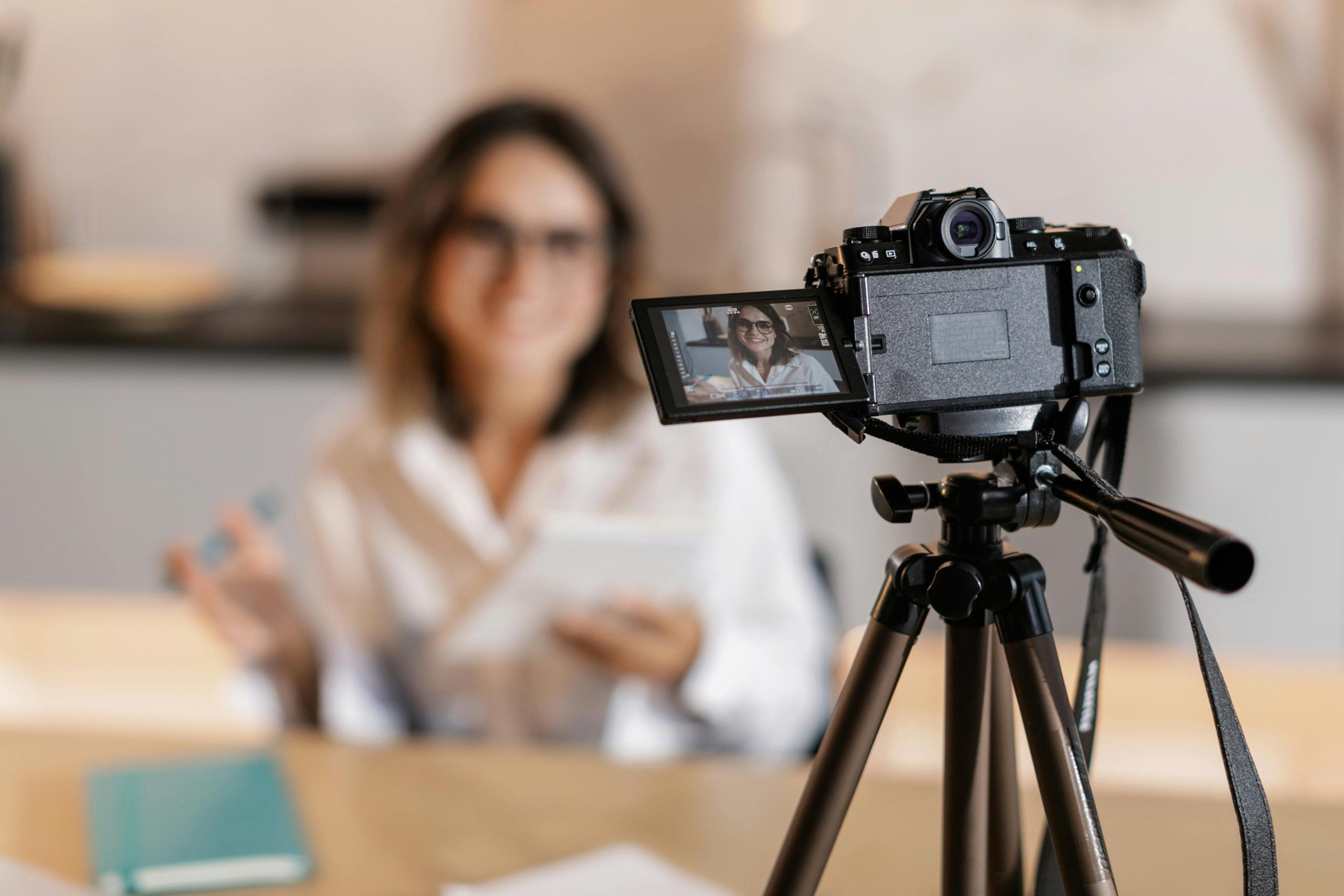 How to Become a Digital Creator: A Practical 2025 Guide - JobPrepped